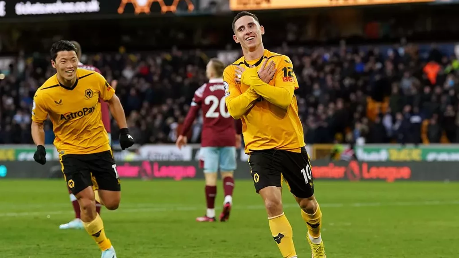 Daniel Podence commits to Wolves before returning to Olympiacos on loan ...
