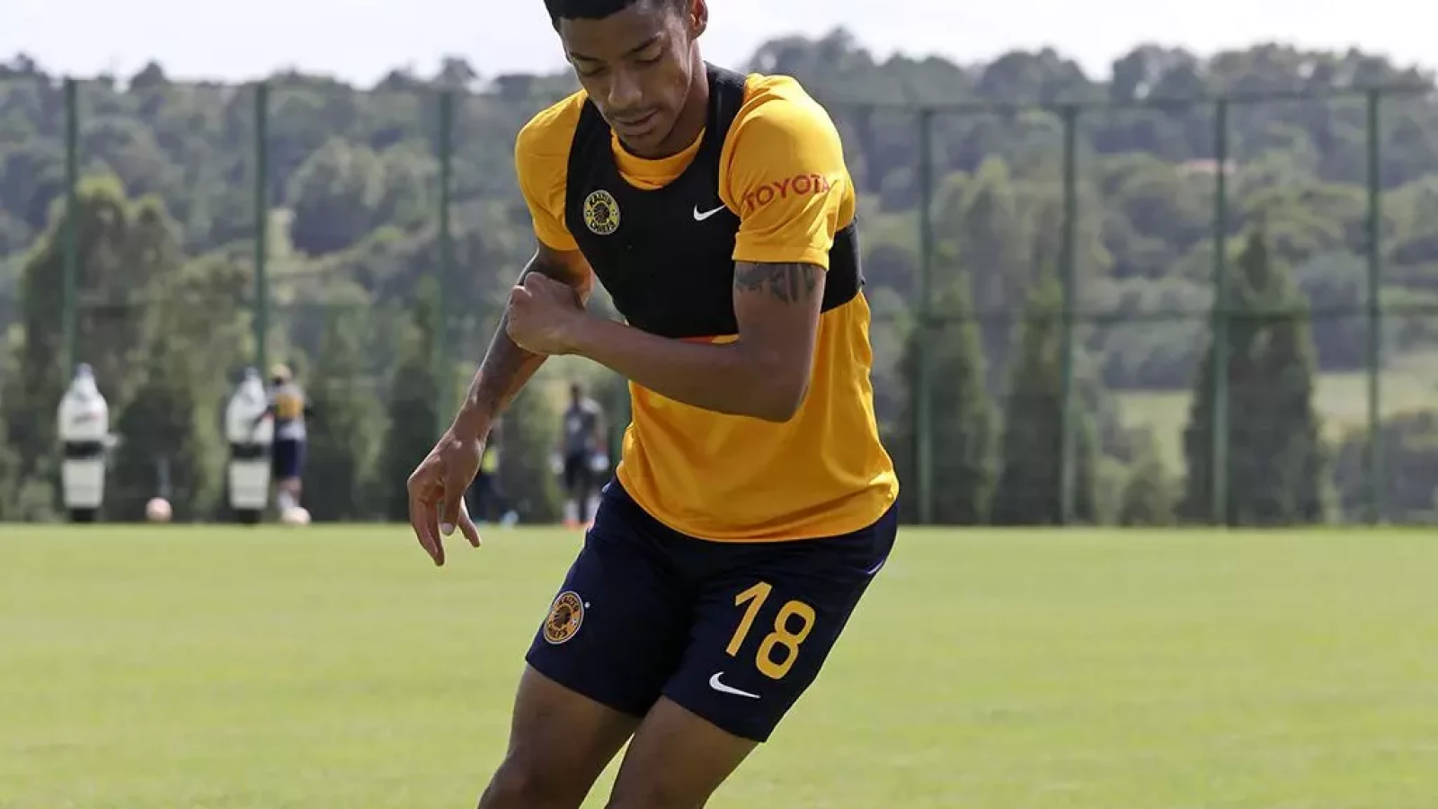 Dillan Solomons says competition for places is a positive at Kaizer ...