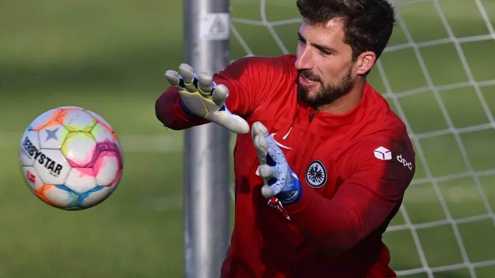 Kevin Trapp happy at Eintracht Frankfurt despite Bayern Munich interest ...