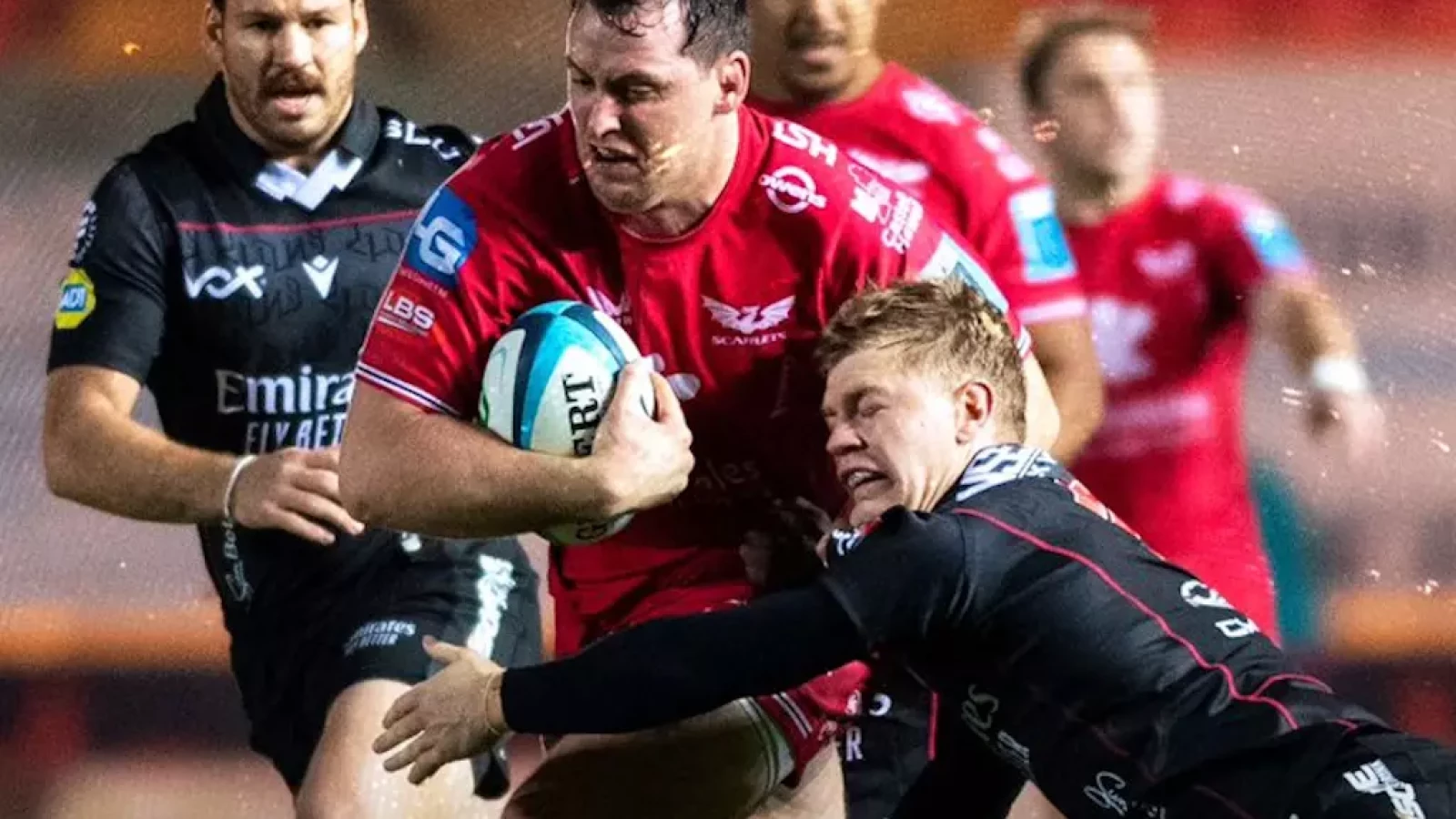 Lions secure victory at the death against Scarlets | rugby