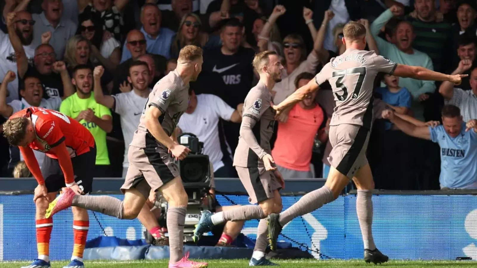 Micky van de Ven's debut goal propels Tottenham to Premier League ...