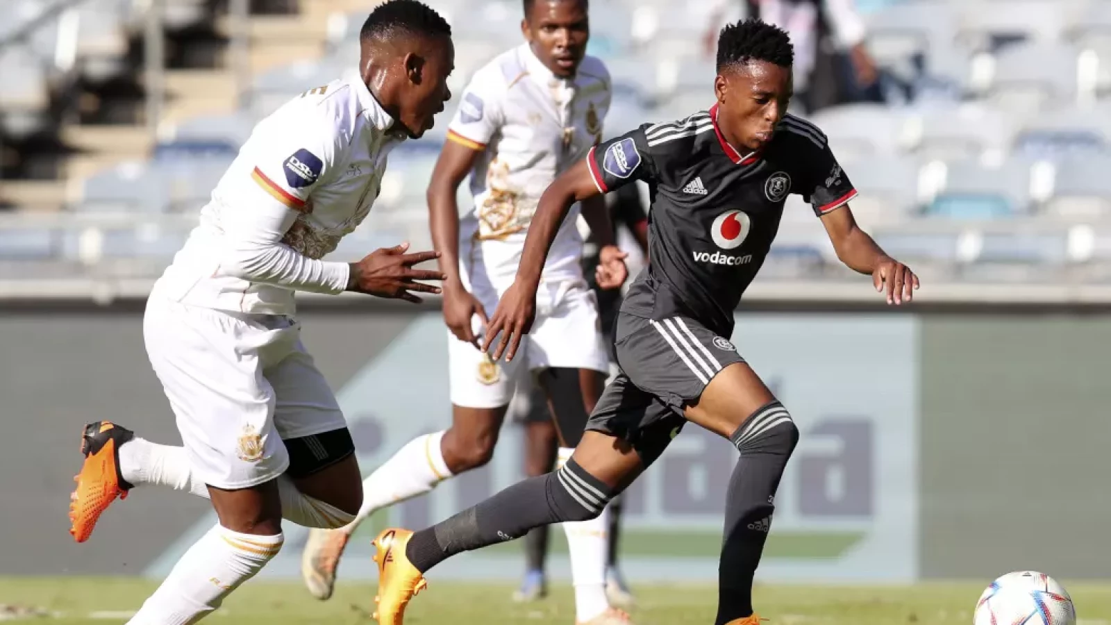Royal AM score in stoppage-time to deny Orlando Pirates seventh win in ...