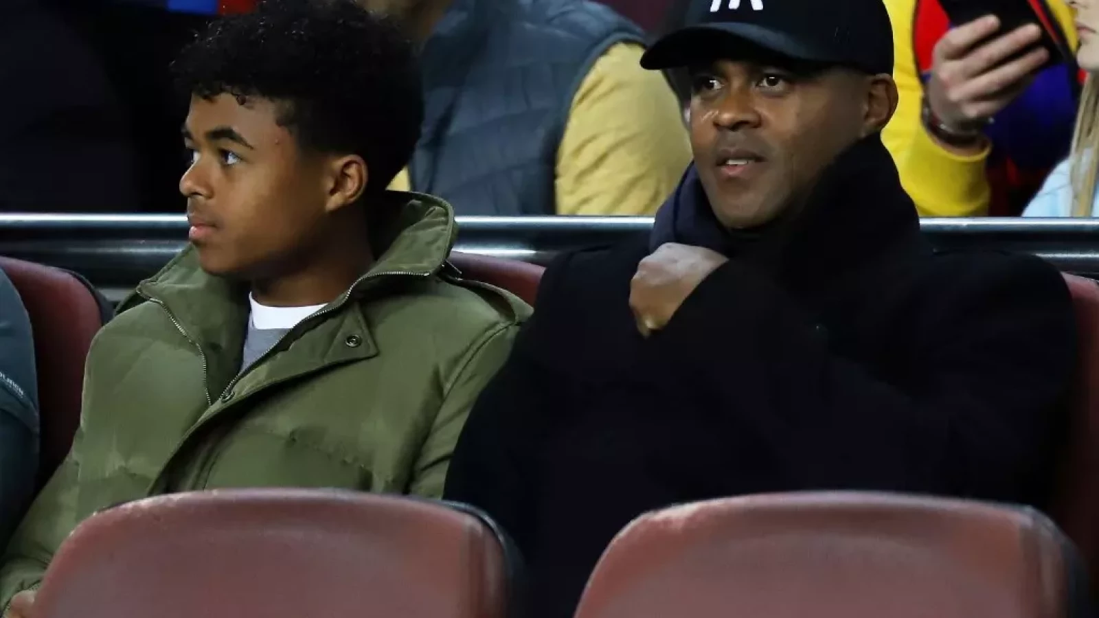 Shane Kluivert inks first pro deal with Barcelona, following family ...