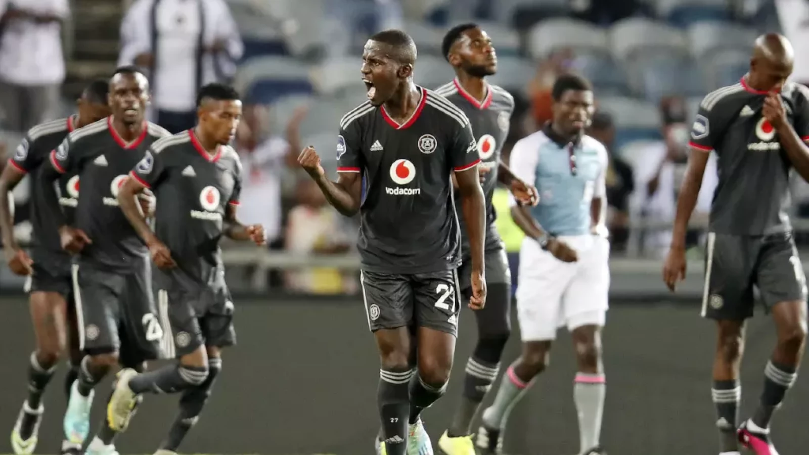 Tapelo Xoki penalty gives Orlando Pirates victory over SuperSport ...