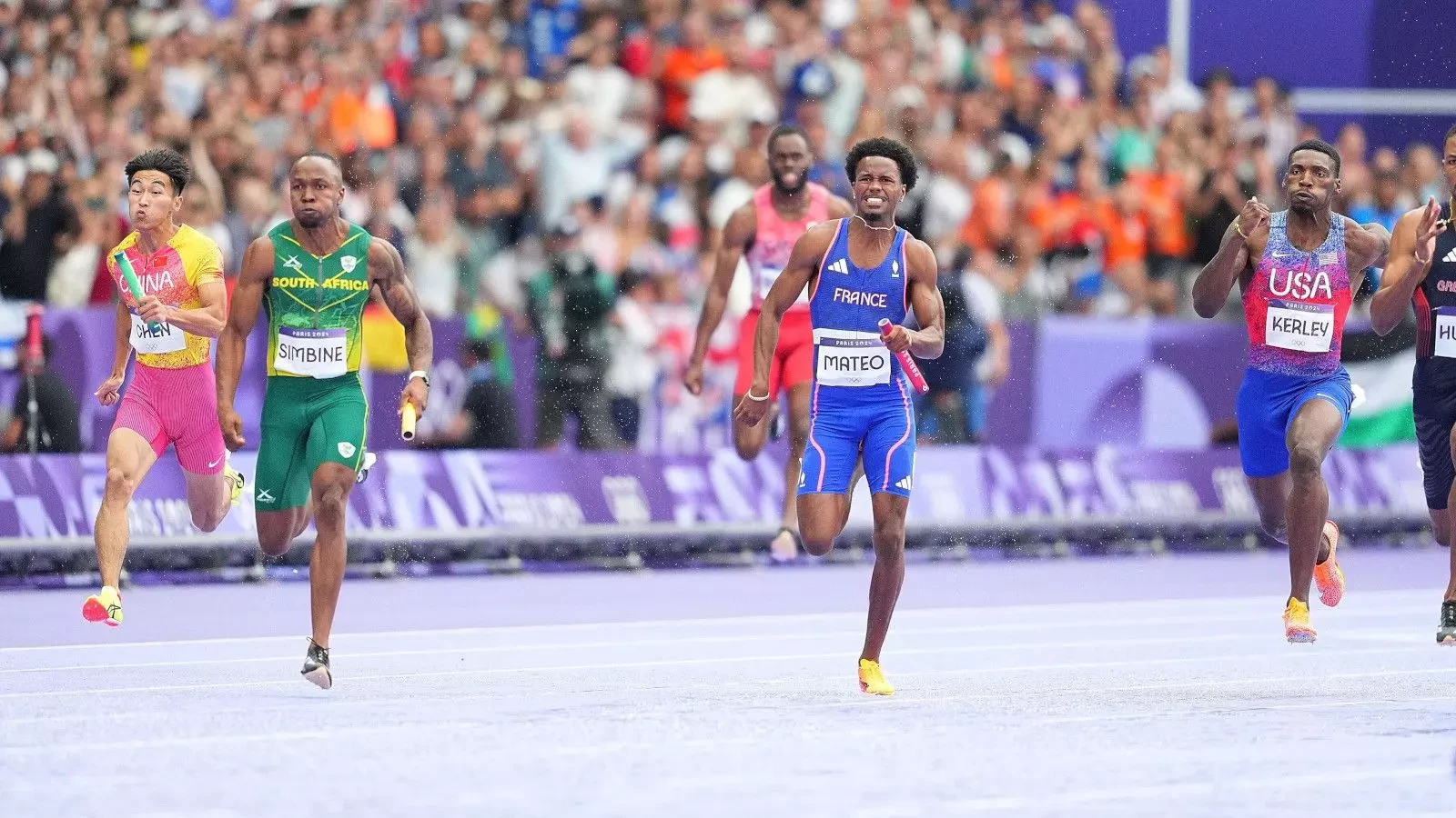 Akani Simbine anchors SA team to silver medal in 4x100m relay final | SABC