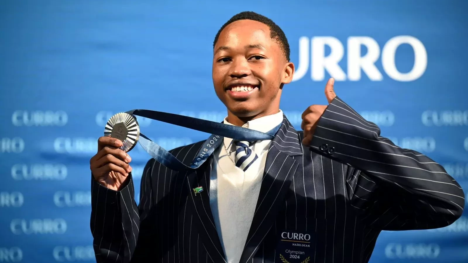 Bayanda Walaza commits to stay with coach Thabo Matibedi | soccer