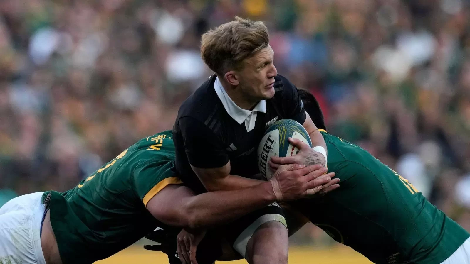 Damian McKenzie commits long-term future to All Blacks and Chiefs | rugby