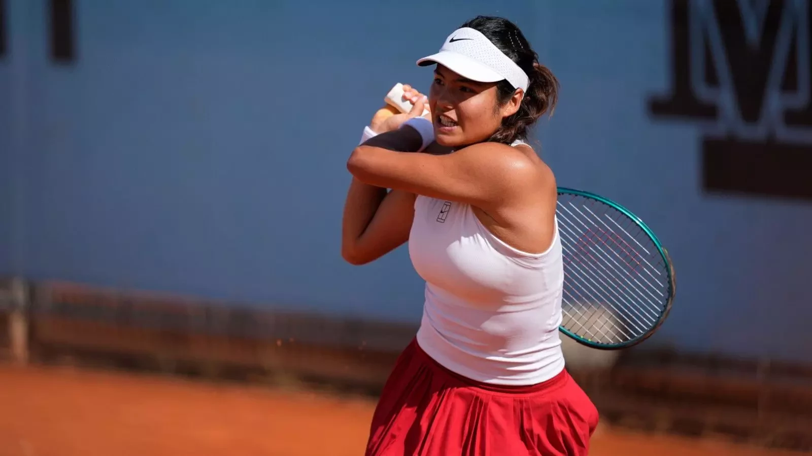 Emma Raducanu continues resurgent form with dominant win in Strasbourg ...