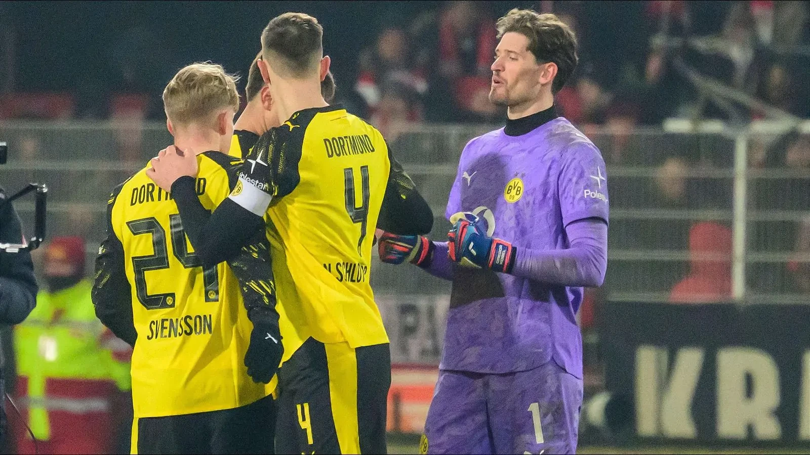 Borussia Dortmund refuse to fold as Bayern Munich's Bundesliga lead ...