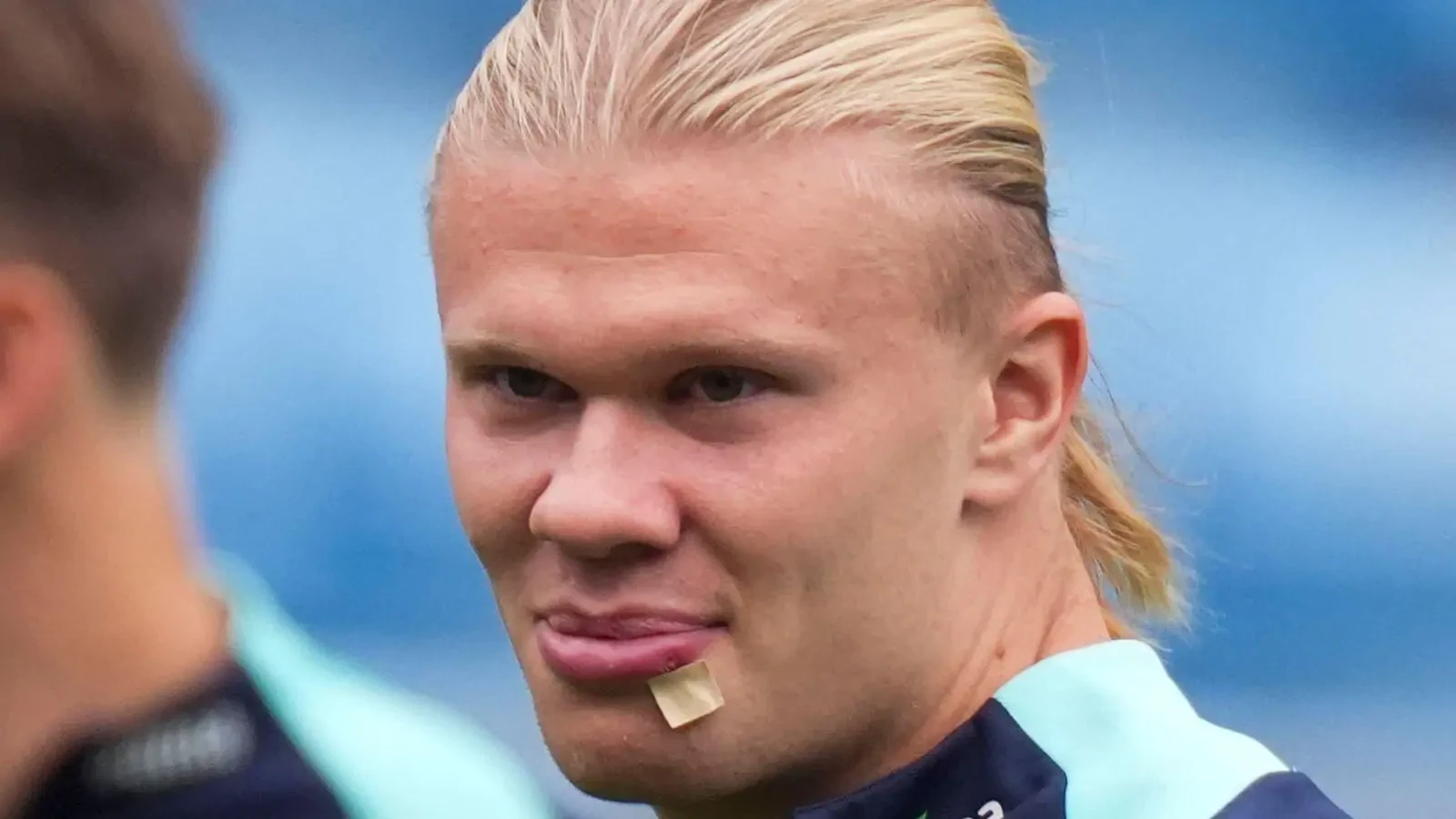 Erling Haaland laughs off freak bus door injury as Norway push for 2026 ...