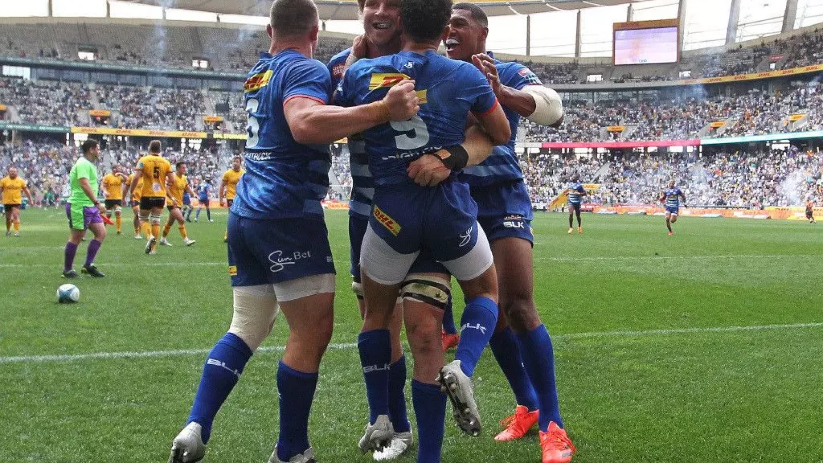 Evan Roos on the bench for massive Munster clash in Cape Town | rugby