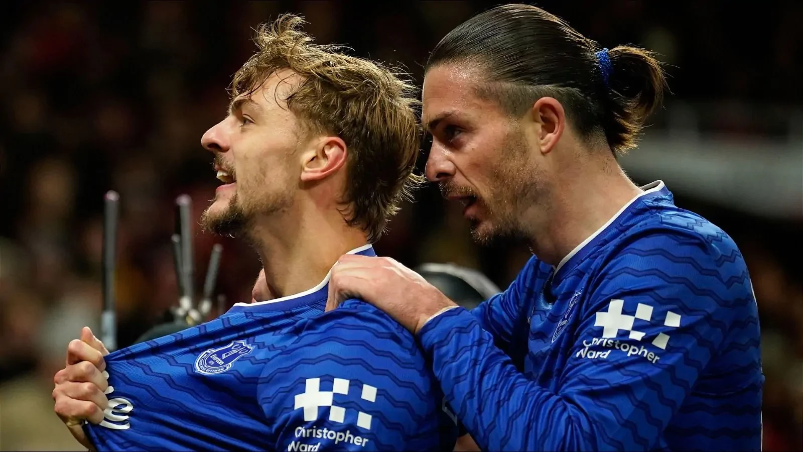 David Moyes defends red-card chaos as Everton fight to stun Man Utd ...