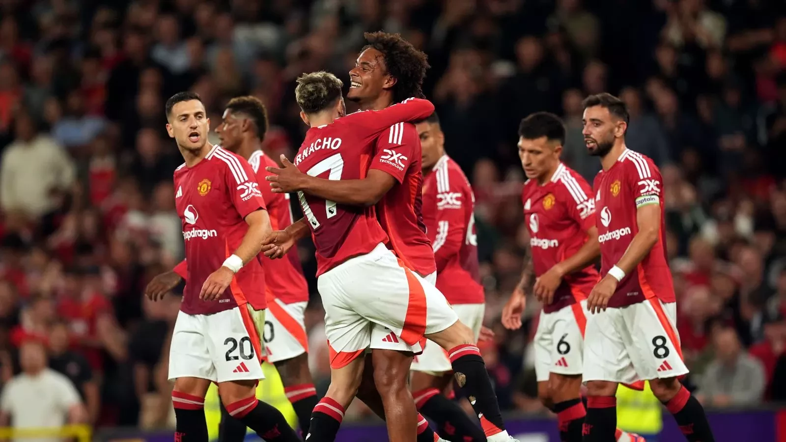 New signing Zirkzee strikes as Man United kick off Premier League ...