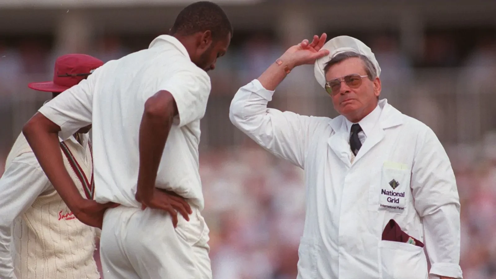 Legendary English umpire Harold 'Dickie' Bird passes away at the age of ...