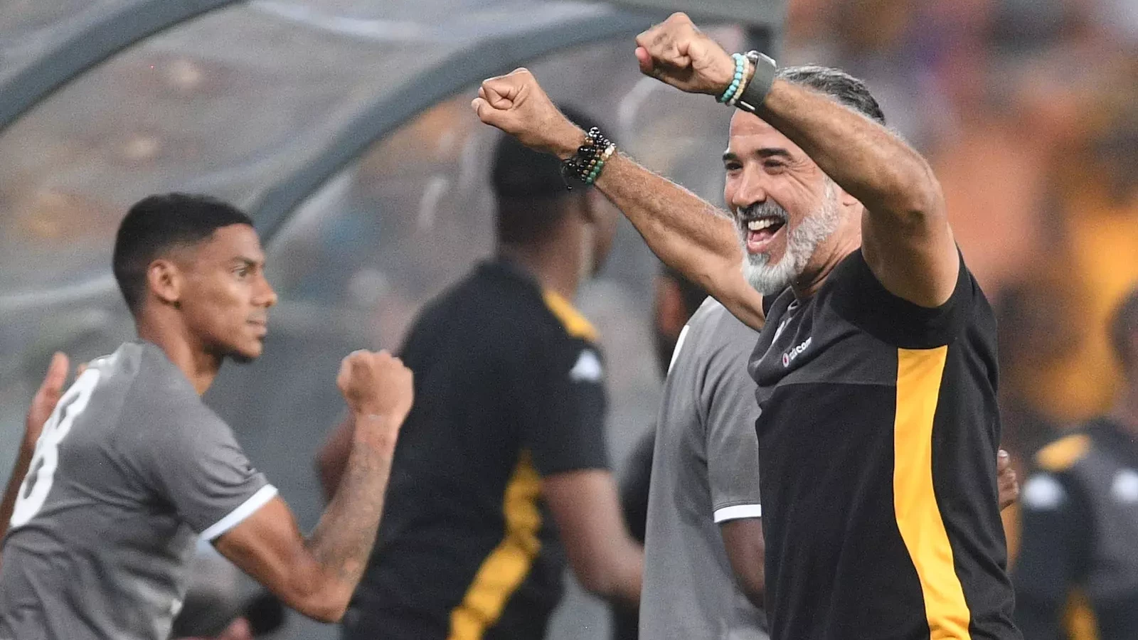 Bruce Bvuma, Brandon Petersen laud Kaizer Chiefs coach Ilyes Mzoughi ...