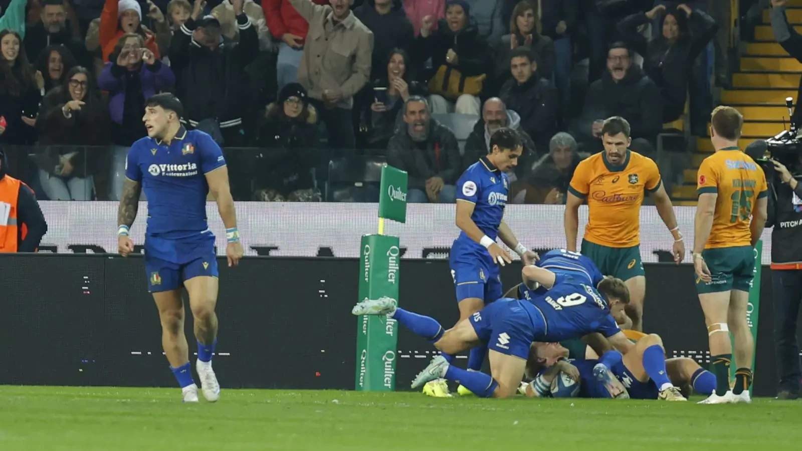 Italy hit back for famous win over Australia, All Blacks leave it late ...