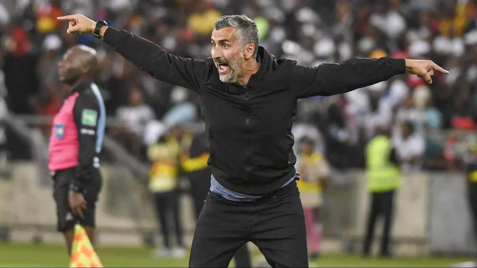 Riveiro predicts 'interesting' league title battle | football