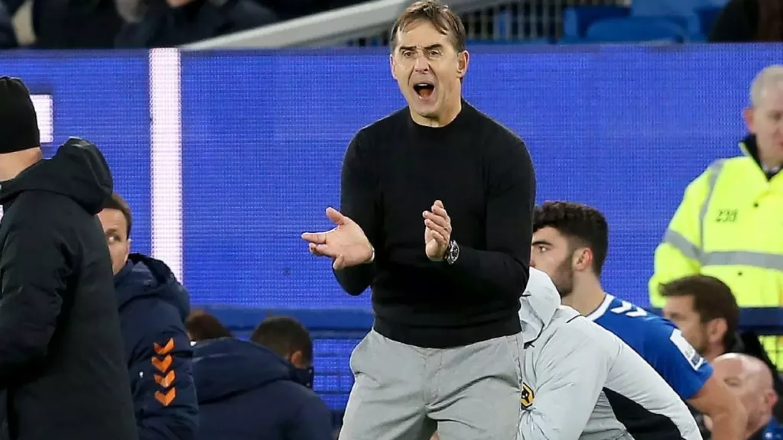 Wolves boss Julen Lopetegui says they are targeting a victory at Man ...
