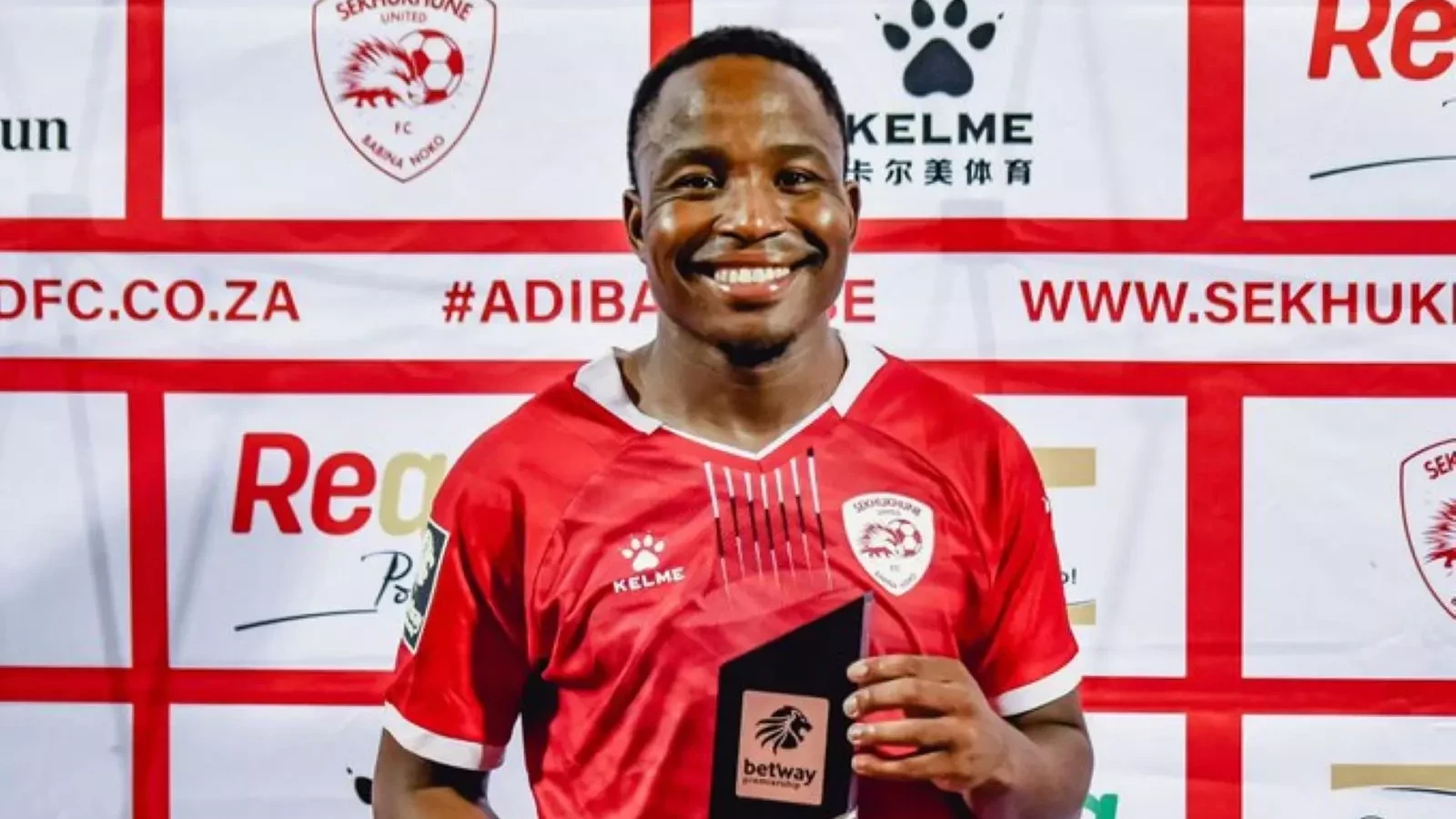 Eric Tinkler on managing key player Keletso Makgalwa | soccer