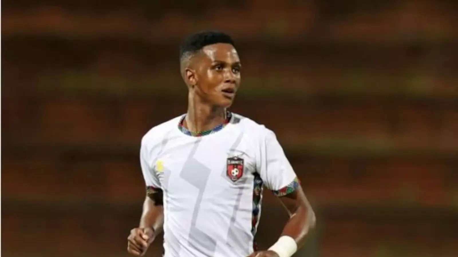 Khulumani Ndamane nears Sundowns Switch | soccer