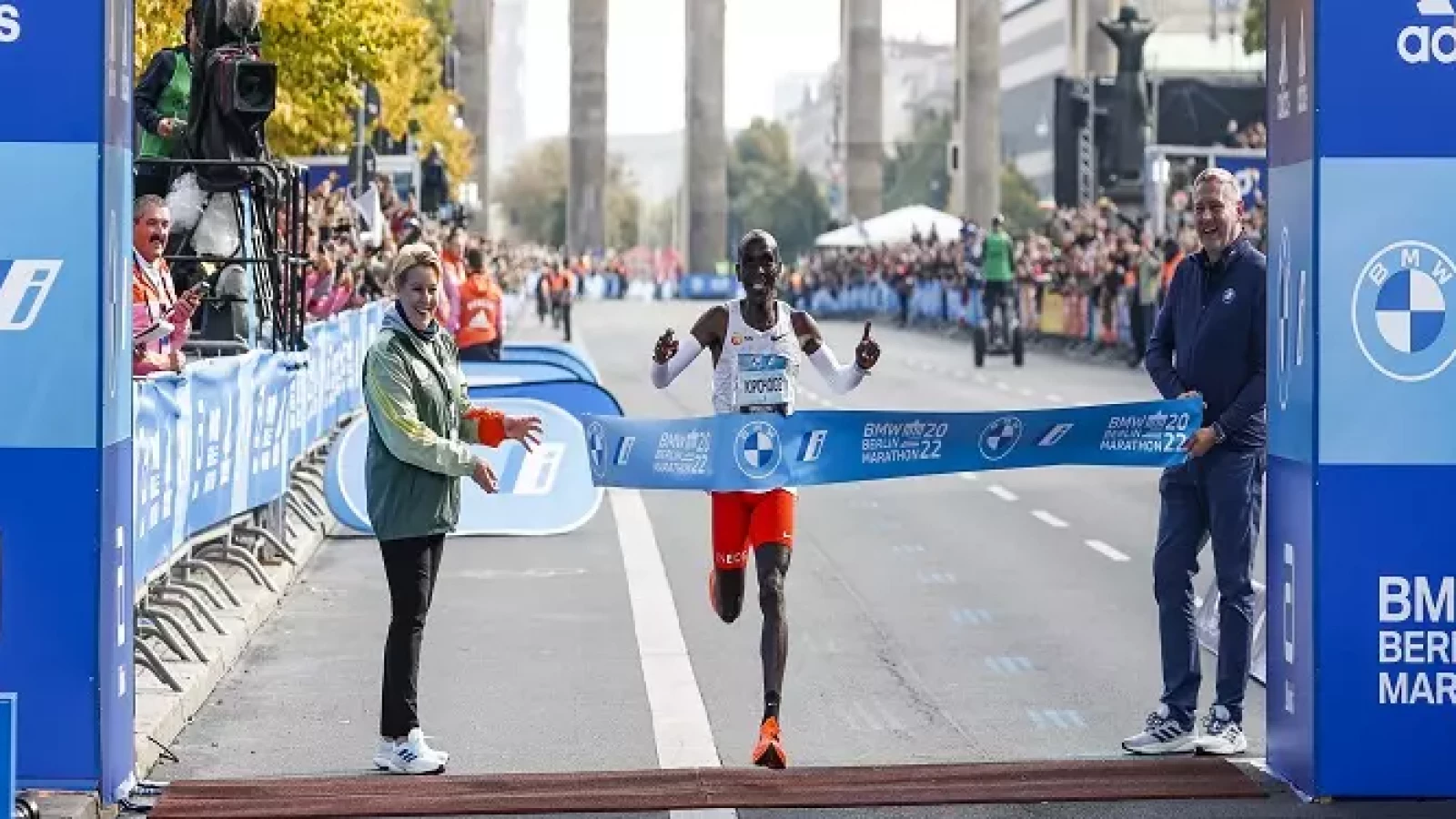 Kipchoge crash his own long standing marathon world record | SABC