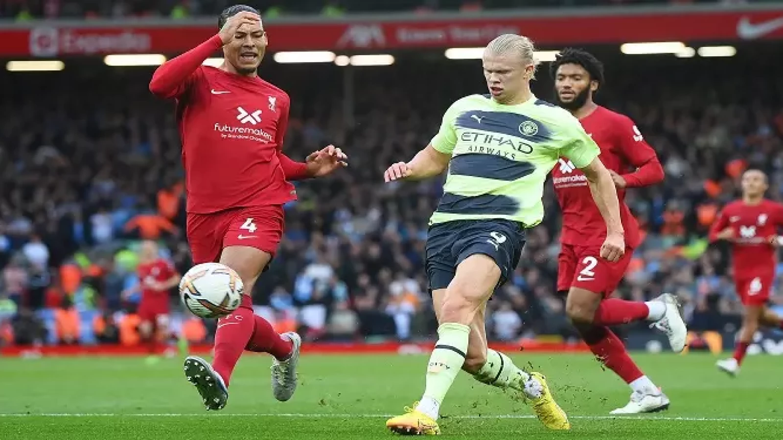 Man City stumble gives Spurs, Chelsea hope of Premier League title ...