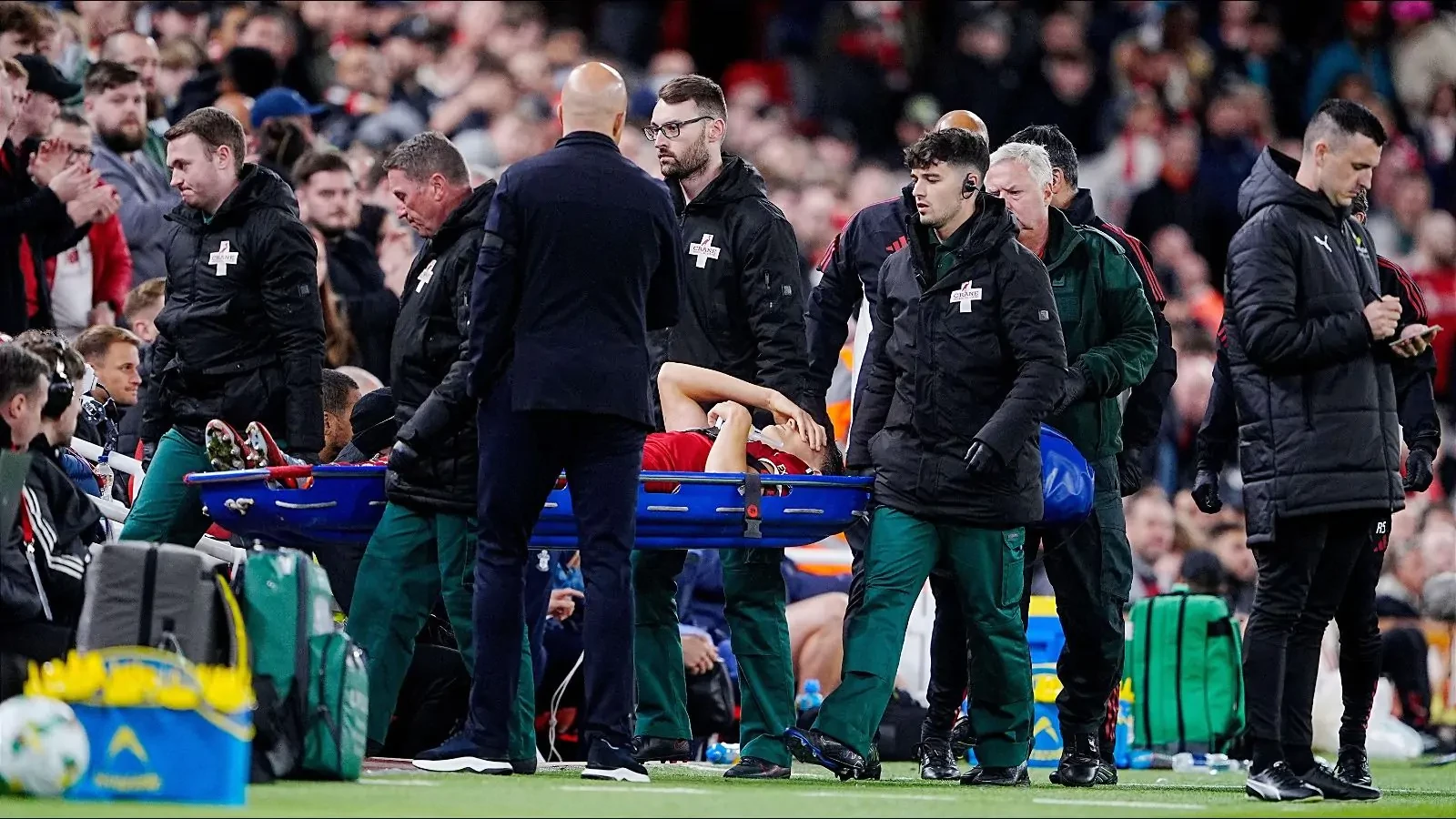 Liverpool players rally around Giovanni Leoni after shock injury | soccer