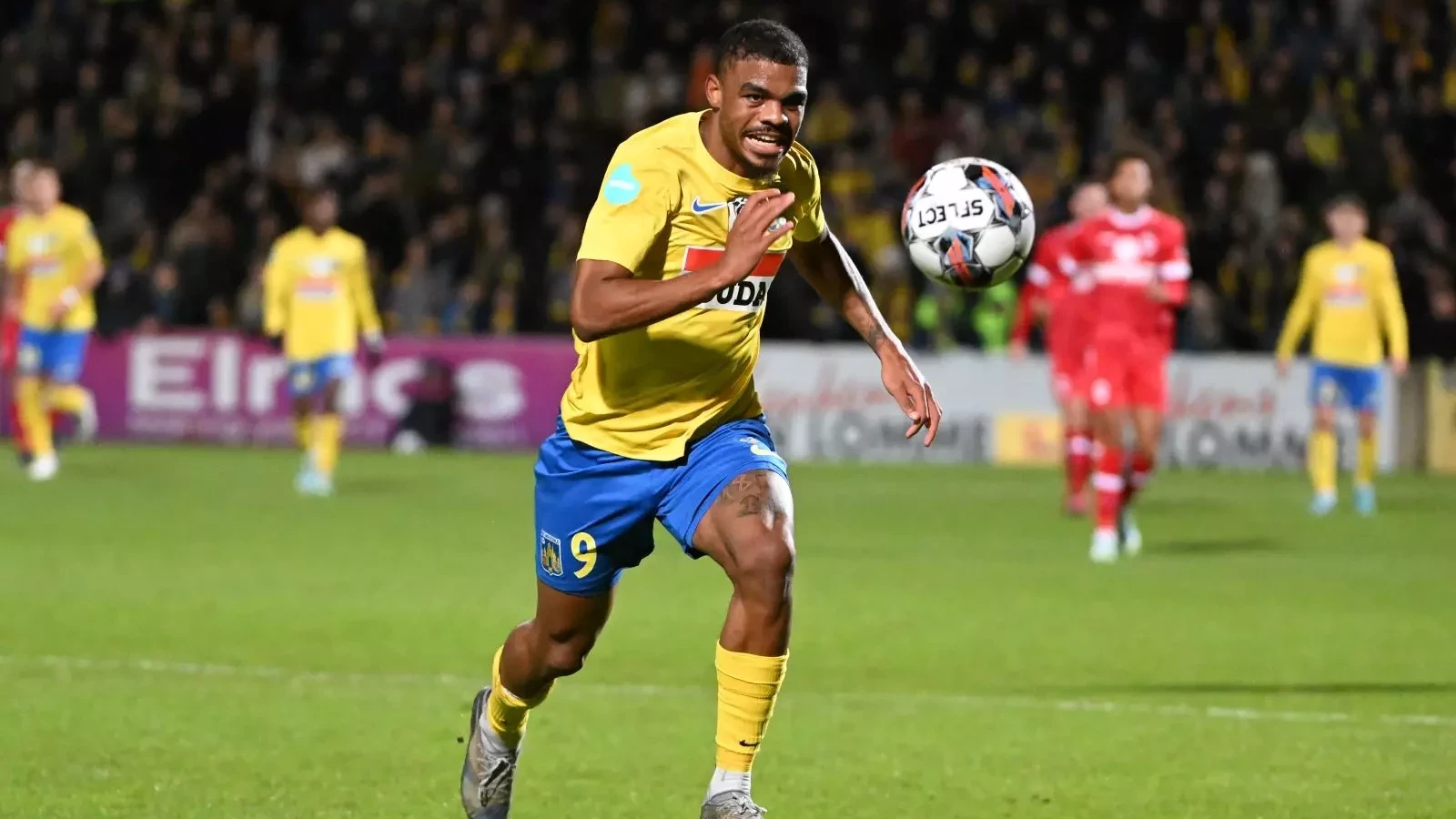 Family support, dedication behind Lyle Foster's move to Burnley ...