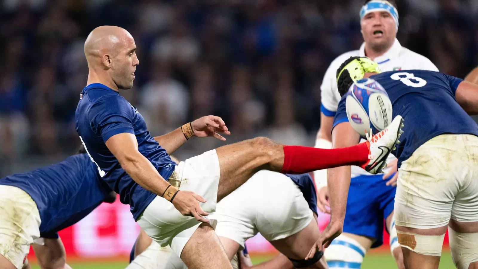 In Antoine Dupont's absence, scrumhalf Maxime Lucu starts for France ...