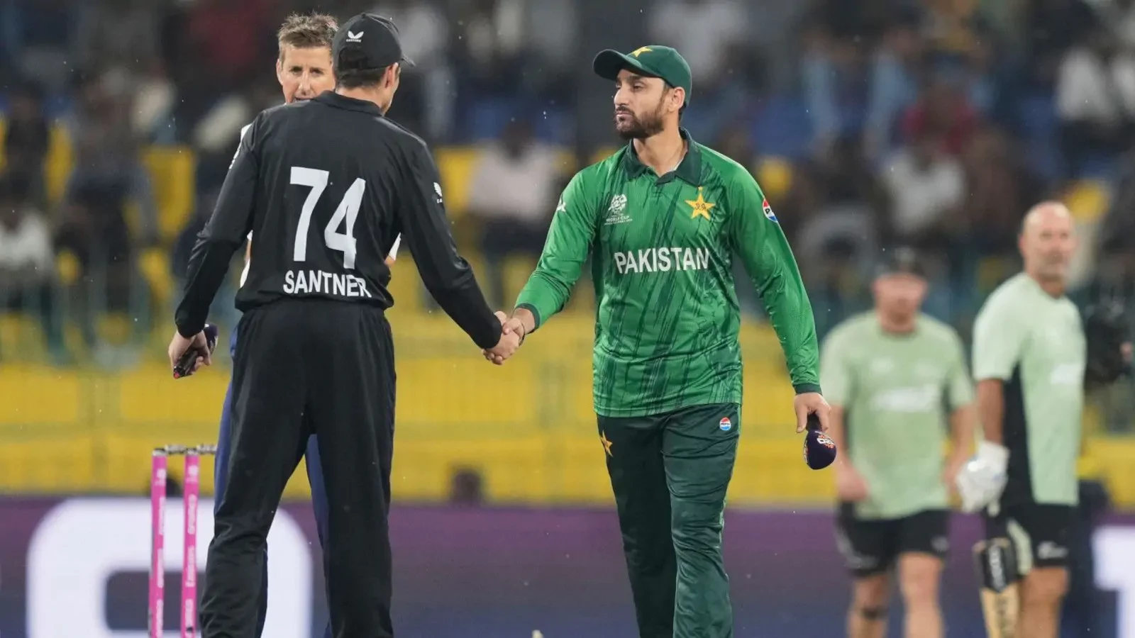 T20 World Cup: Pakistan and New Zealand share points after rain in ...