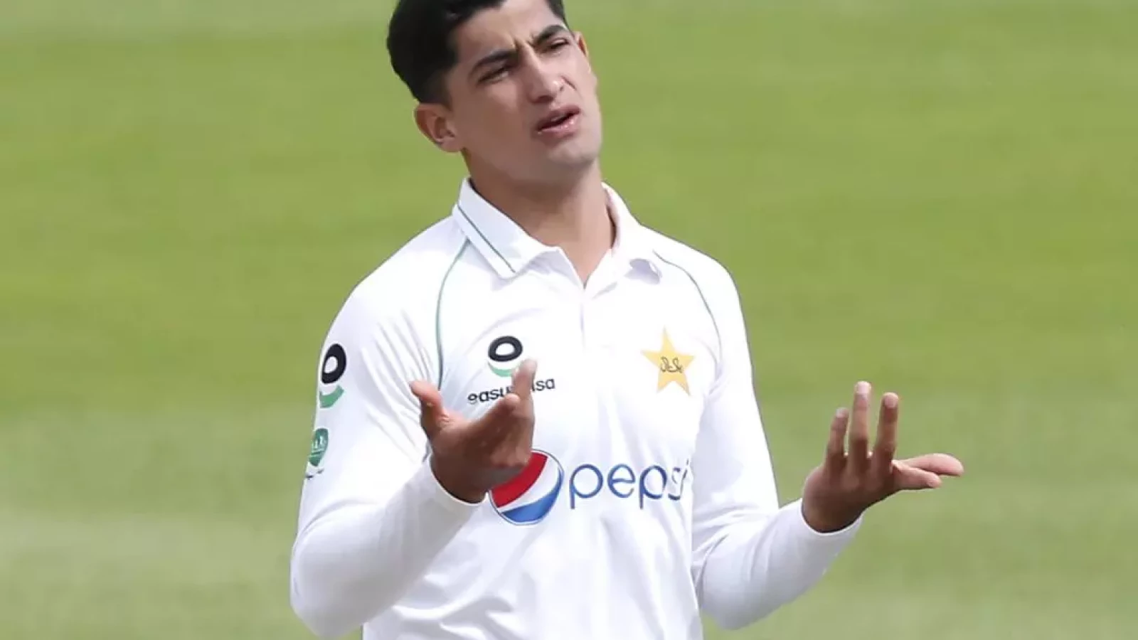 Shoulder injury rules Pakistan seamer Naseem Shah out of third Test ...
