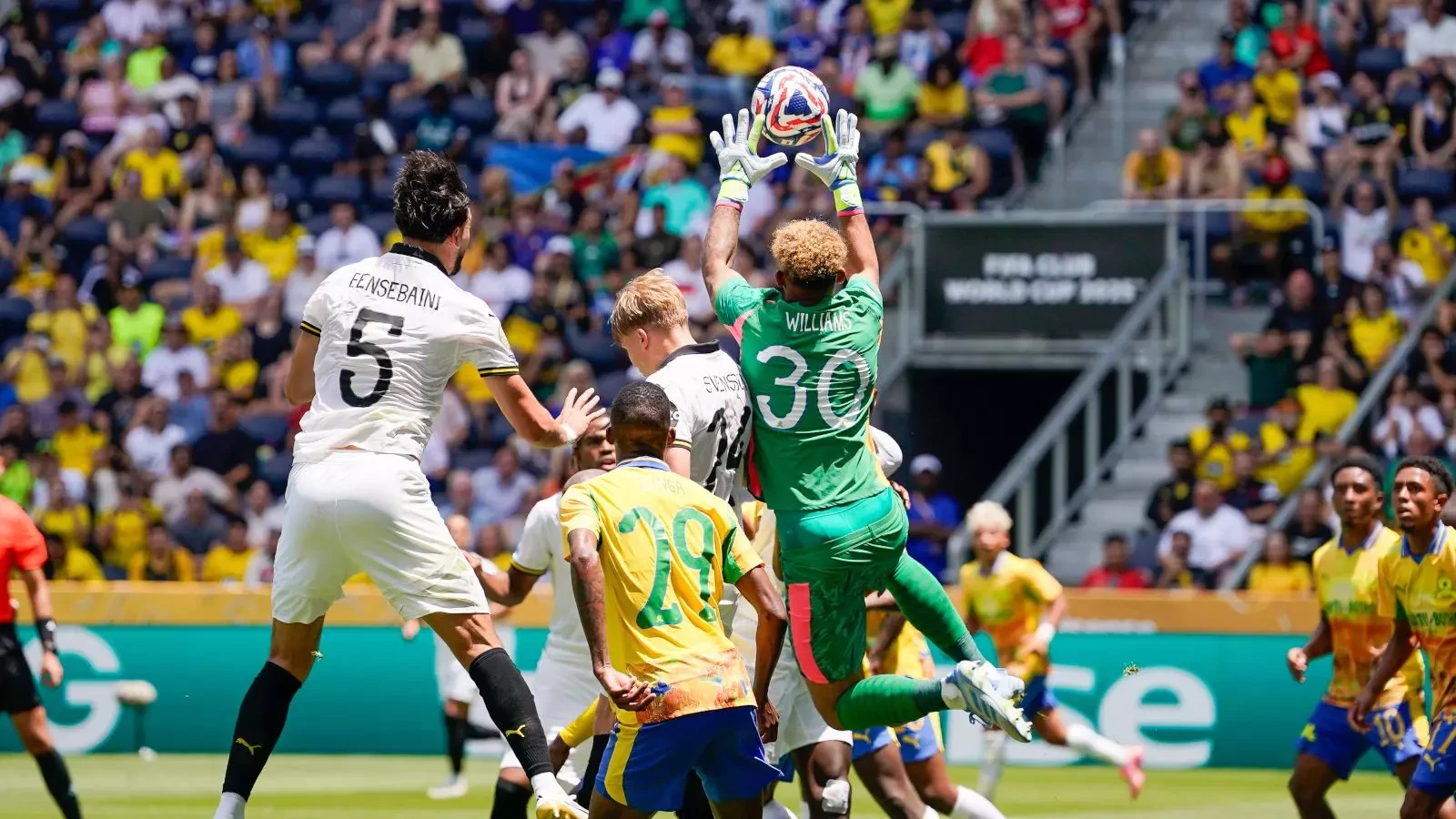 Borussia Dortmund display gives Thapelo Morena hope against Fluminense | soccer