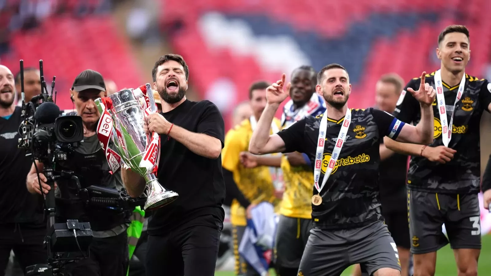 Southampton defeat Leeds in play-off final to secure Premier League ...