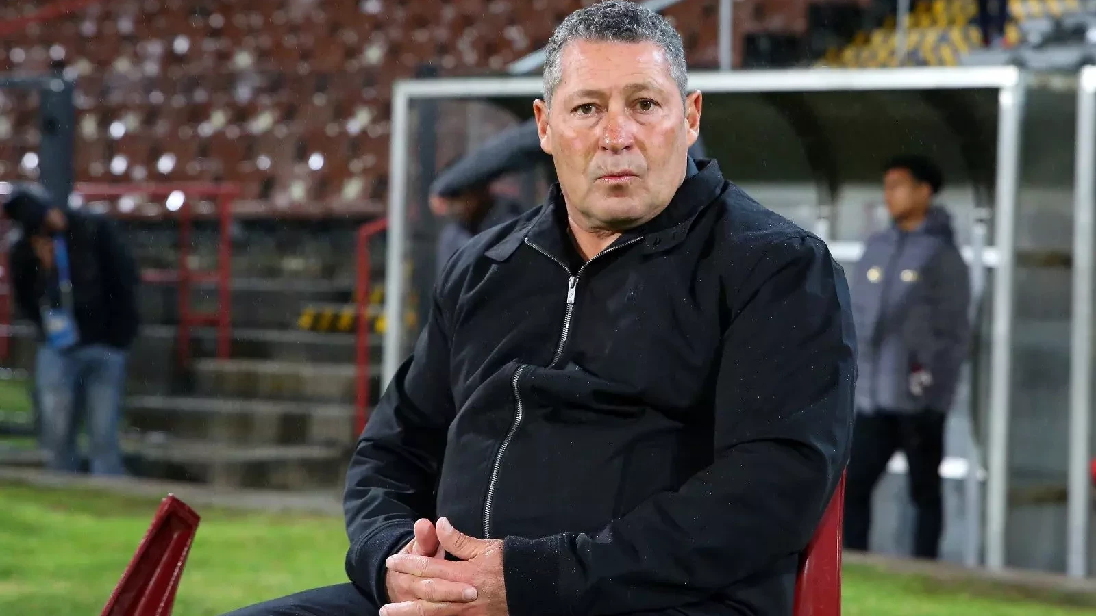 Steve Barker questions Kaizer Chiefs’ red card and penalty record | football
