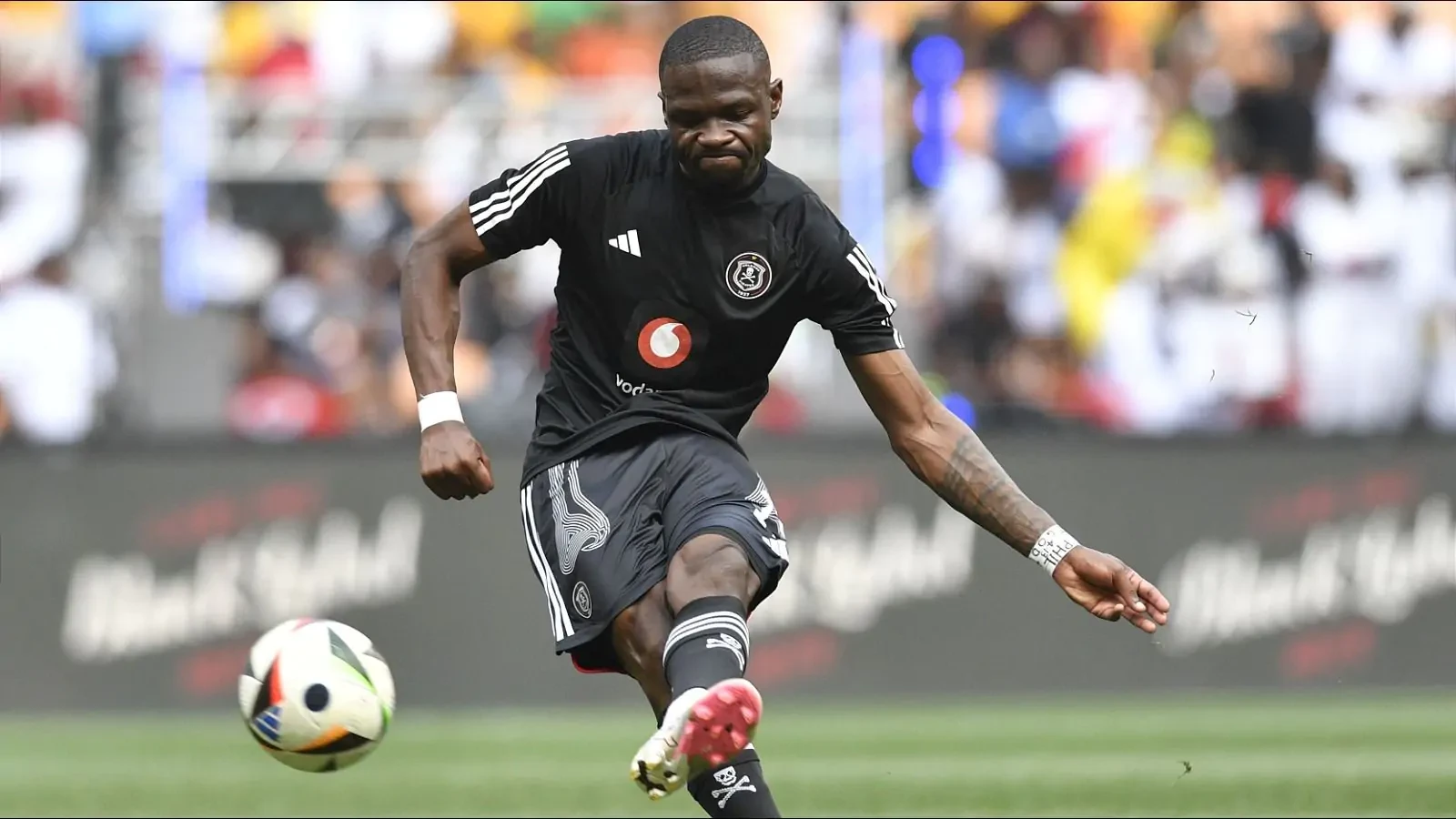Tshegofatso Mabasa's Orlando Pirates brace buries Lioli in Champions ...