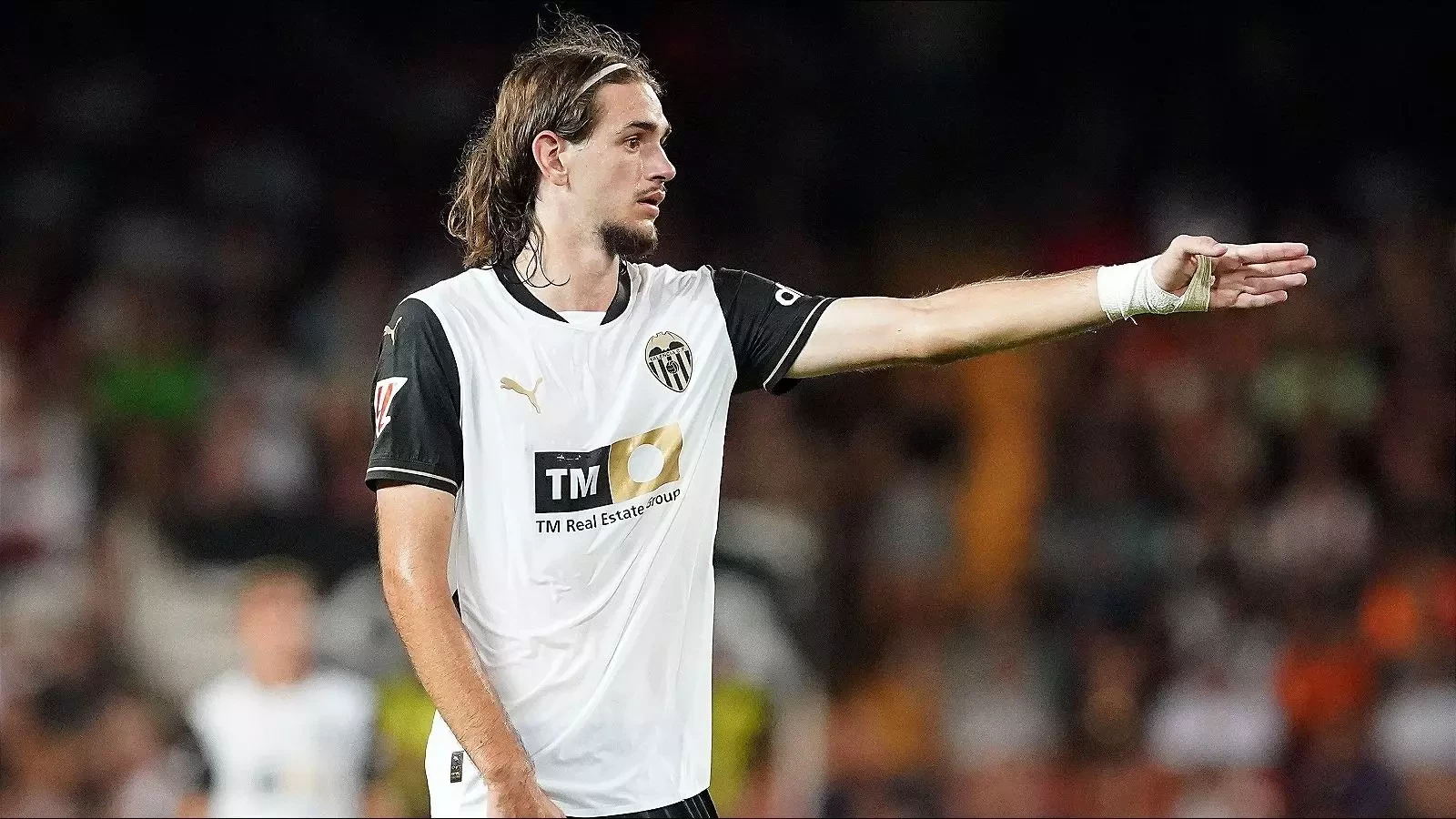 Real Madrid eyeing Valencia's Yarek Gasiorowski as defensive ...